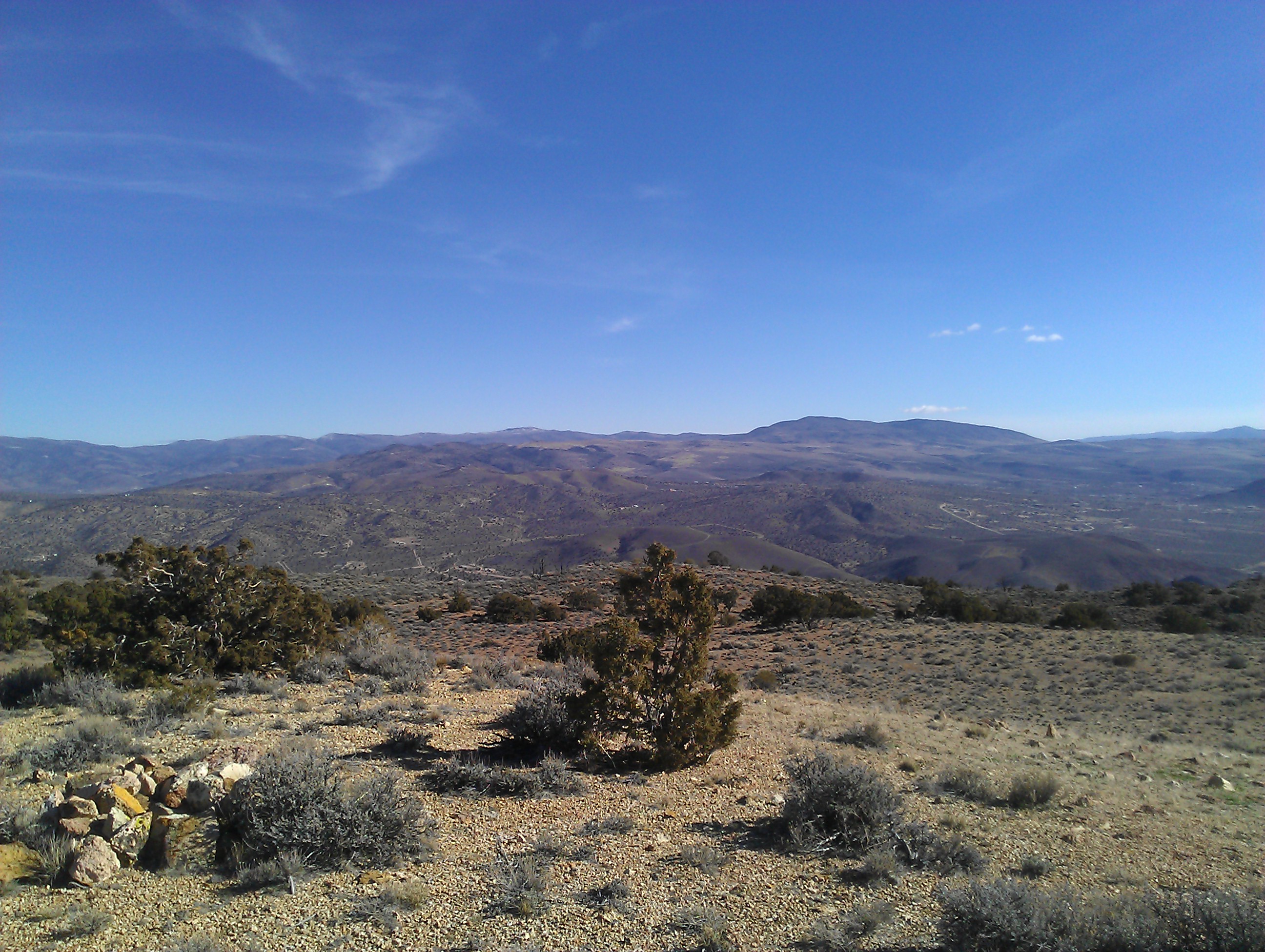 Hungry Ridge South, High Point looking across at Pah Rah Range ...